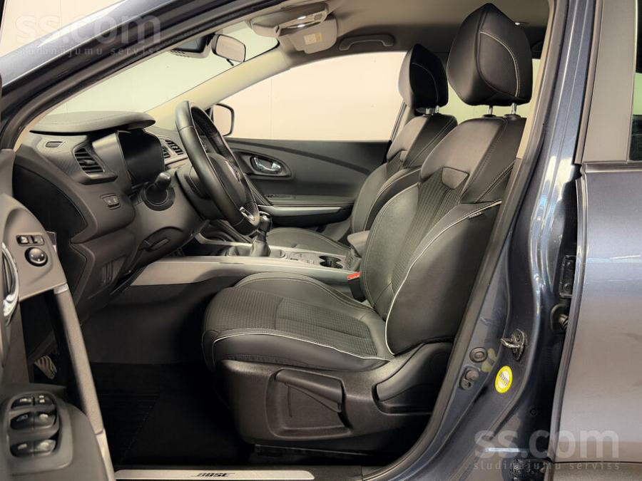 Pelēks Renault Kadjar 2016 Jūrmala, ar dzinēja tilpumu 1.50 L un nobraukumu 245 tūkst. km par 9950 €, foto 18 vietnē AUTOMOTO.COM.LV