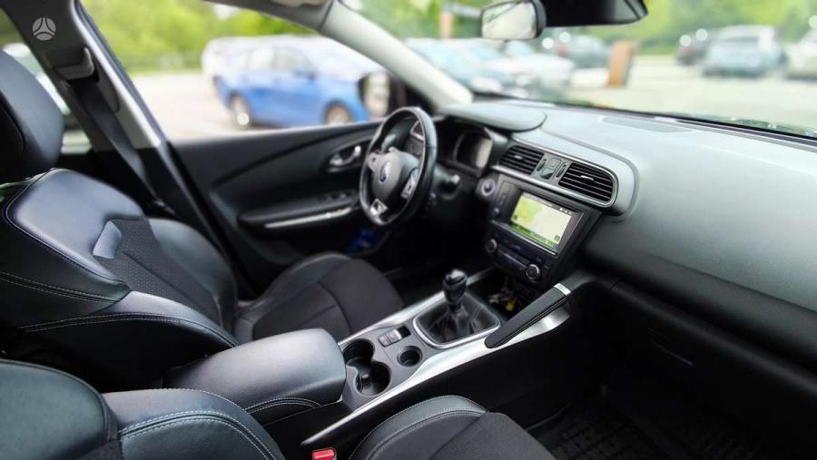 Pelēks Renault Kadjar 2016 Viļņa, ar dzinēja tilpumu 1.60 L un nobraukumu 225 tūkst. km par 7199 €, foto 11 vietnē AUTOMOTO.COM.LV