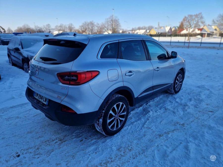 Pelēks Renault Kadjar 2017 Tauragė, ar dzinēja tilpumu 1.60 L un nobraukumu 220 tūkst. km par 6800 €, foto 4 vietnē AUTOMOTO.COM.LV