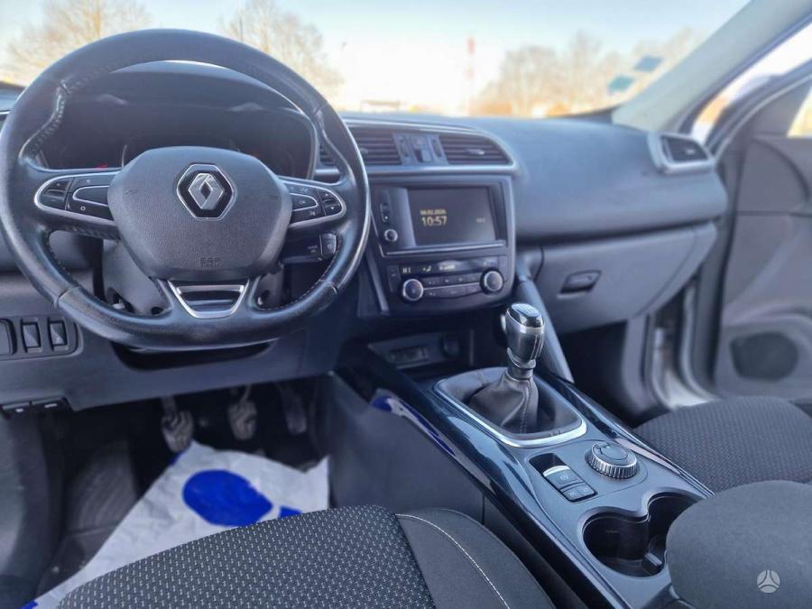 Pelēks Renault Kadjar 2017 Tauragė, ar dzinēja tilpumu 1.60 L un nobraukumu 220 tūkst. km par 6800 €, foto 11 vietnē AUTOMOTO.COM.LV