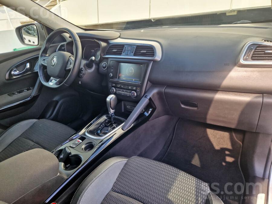Grey Renault Kadjar 2017 in Riga, with an engine capacity of 1.20 L and mileage of 164 thousand km for 9750 €, photo 12 on AUTOMOTO.COM.LV