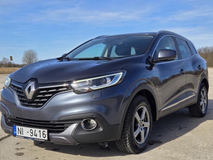 Grey Renault Kadjar 2017 in Riga, with an engine capacity of 1.50 L and mileage of 179 thousand km for 10950 €, photo 3 on AUTOMOTO.COM.LV