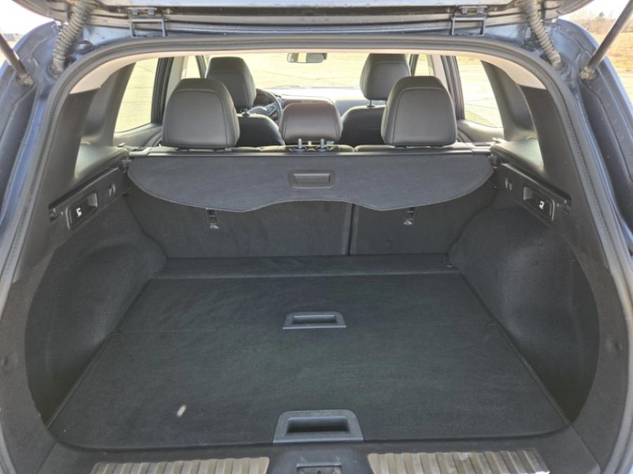 Grey Renault Kadjar 2017 in Riga, with an engine capacity of 1.50 L and mileage of 179 thousand km for 10950 €, photo 16 on AUTOMOTO.COM.LV