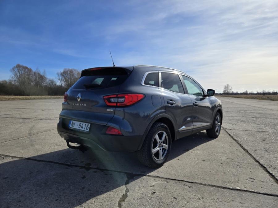 Grey Renault Kadjar 2017 in Riga, with an engine capacity of 1.50 L and mileage of 179 thousand km for 10950 €, photo 34 on AUTOMOTO.COM.LV