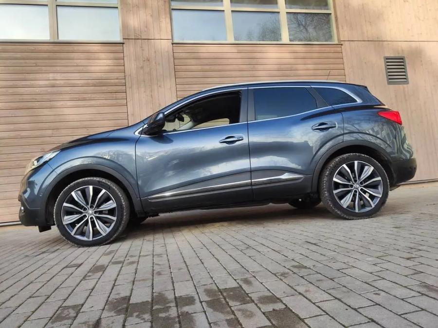 Grey Renault Kadjar 2017 in Jelgava, with an engine capacity of 1.20 L and mileage of 159 thousand km for 10990 €, photo 10 on AUTOMOTO.COM.LV