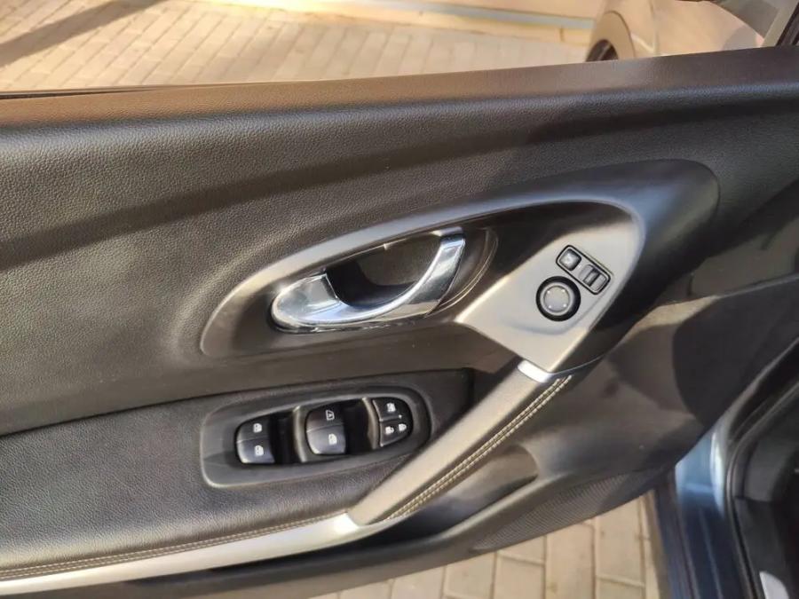 Grey Renault Kadjar 2017 in Jelgava, with an engine capacity of 1.20 L and mileage of 159 thousand km for 10990 €, photo 24 on AUTOMOTO.COM.LV