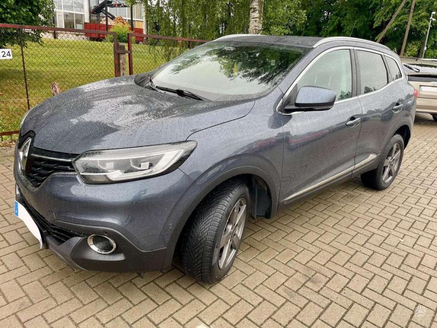 Grey Renault Kadjar 2017 in Taurage, with an engine capacity of 1.60 L and mileage of 164 thousand km for 8300 €, photo 1 on AUTOMOTO.COM.LV