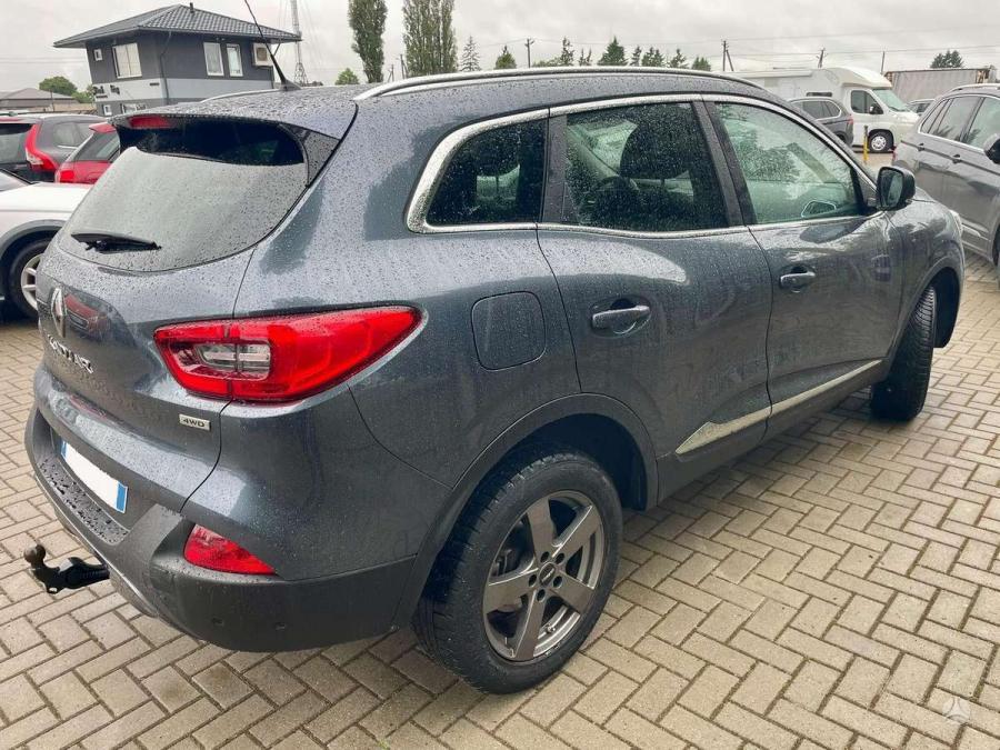 Grey Renault Kadjar 2017 in Taurage, with an engine capacity of 1.60 L and mileage of 164 thousand km for 8300 €, photo 5 on AUTOMOTO.COM.LV
