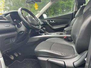 Grey Renault Kadjar 2017 in Taurage, with an engine capacity of 1.60 L and mileage of 164 thousand km for 8300 €, photo 16 on AUTOMOTO.COM.LV