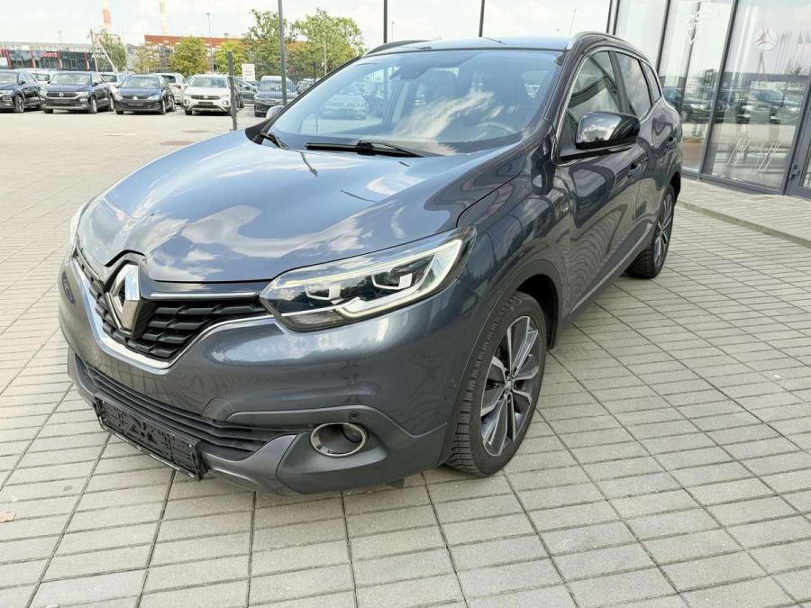 Grey Renault Kadjar 2017 in Kaunas, with an engine capacity of 1.20 L and mileage of 191 thousand km for 8900 €, photo 1 on AUTOMOTO.COM.LV