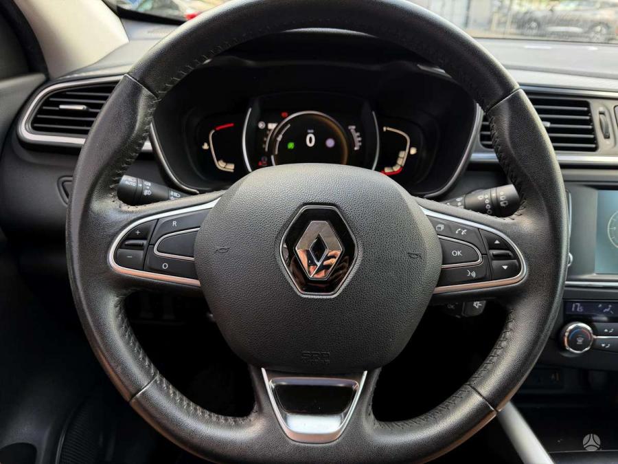 Grey Renault Kadjar 2017 in Kaunas, with an engine capacity of 1.20 L and mileage of 191 thousand km for 8900 €, photo 10 on AUTOMOTO.COM.LV