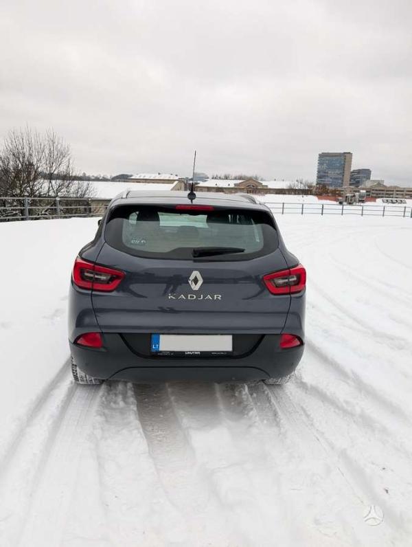 Pelēks Renault Kadjar 2018 Viļņa, ar dzinēja tilpumu 1.20 L un nobraukumu 212 tūkst. km par 9000 €, foto 3 vietnē AUTOMOTO.COM.LV