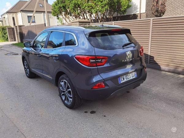 Grey Renault Kadjar 2018 in Kaunas, with an engine capacity of 1.20 L and mileage of 112 thousand km for 5500 €, photo 3 on AUTOMOTO.COM.LV