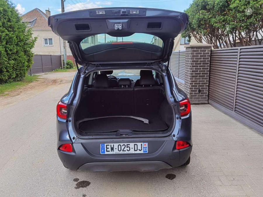 Grey Renault Kadjar 2018 in Kaunas, with an engine capacity of 1.20 L and mileage of 112 thousand km for 5500 €, photo 23 on AUTOMOTO.COM.LV