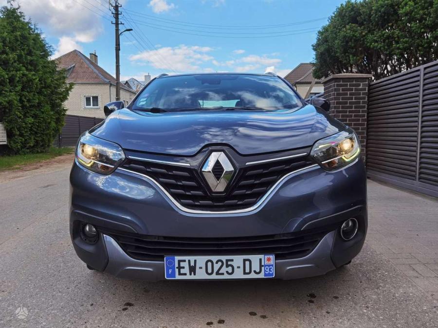 Grey Renault Kadjar 2018 in Kaunas, with an engine capacity of 1.20 L and mileage of 112 thousand km for 5500 €, photo 26 on AUTOMOTO.COM.LV
