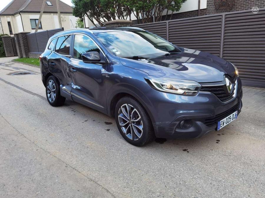Grey Renault Kadjar 2018 in Kaunas, with an engine capacity of 1.20 L and mileage of 112 thousand km for 5500 €, photo 27 on AUTOMOTO.COM.LV