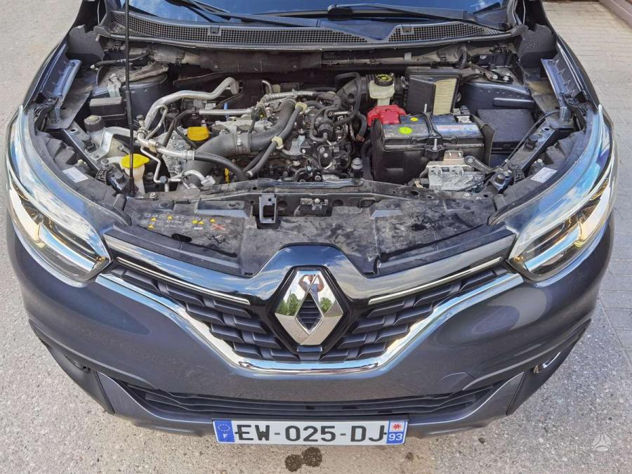Grey Renault Kadjar 2018 in Kaunas, with an engine capacity of 1.20 L and mileage of 112 thousand km for 5500 €, photo 38 on AUTOMOTO.COM.LV