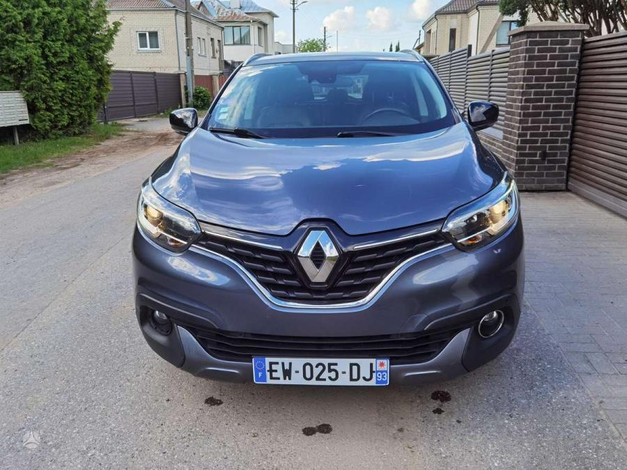 Grey Renault Kadjar 2018 in Kaunas, with an engine capacity of 1.20 L and mileage of 112 thousand km for 5500 €, photo 39 on AUTOMOTO.COM.LV