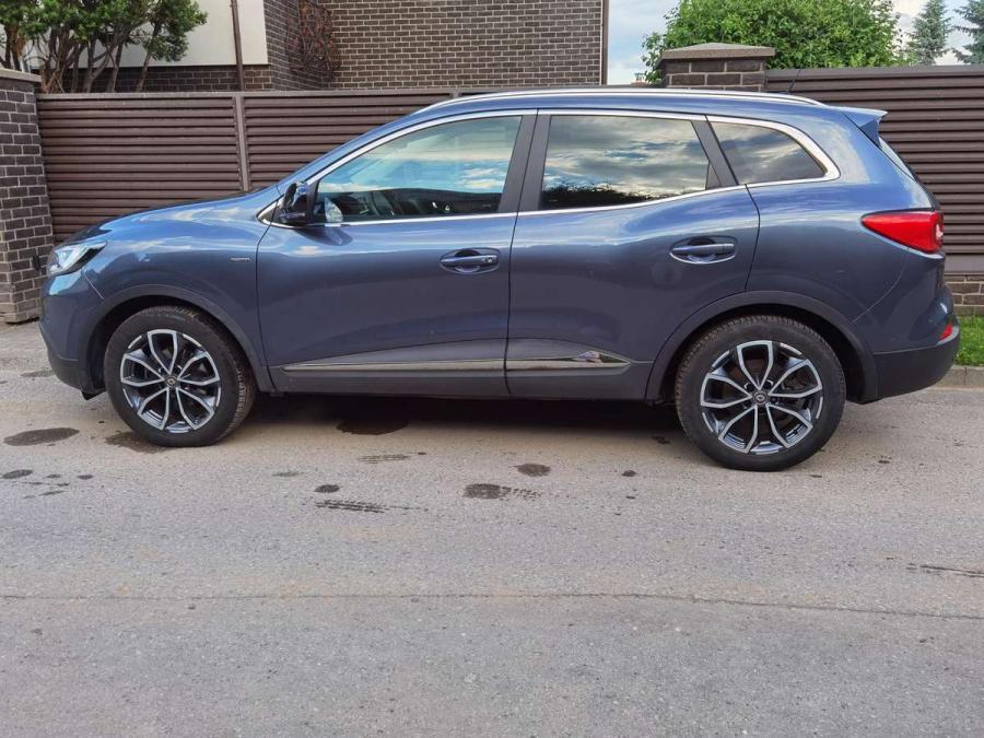 Grey Renault Kadjar 2018 in Kaunas, with an engine capacity of 1.20 L and mileage of 112 thousand km for 5500 €, photo 40 on AUTOMOTO.COM.LV