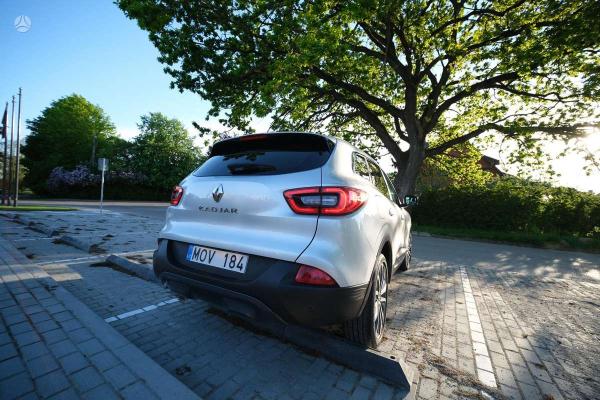 Grey Renault Kadjar 2018 in Klaipeda, with an engine capacity of 1.60 L and mileage of 305 thousand km for 8300 €, photo 4 on AUTOMOTO.COM.LV