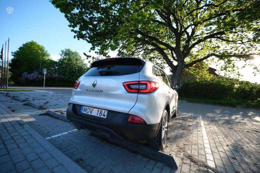 Grey Renault Kadjar 2018 in Klaipeda, with an engine capacity of 1.60 L and mileage of 305 thousand km for 8300 €, photo 4 on AUTOMOTO.COM.LV