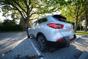 Grey Renault Kadjar 2018 in Klaipeda, with an engine capacity of 1.60 L and mileage of 305 thousand km for 8300 €, photo 5 on AUTOMOTO.COM.LV