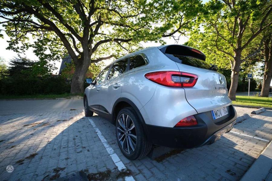Grey Renault Kadjar 2018 in Klaipeda, with an engine capacity of 1.60 L and mileage of 305 thousand km for 8300 €, photo 5 on AUTOMOTO.COM.LV