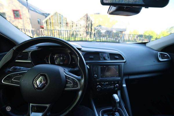 Grey Renault Kadjar 2018 in Klaipeda, with an engine capacity of 1.60 L and mileage of 305 thousand km for 8300 €, photo 9 on AUTOMOTO.COM.LV
