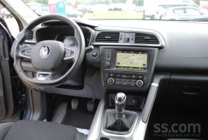 Grey Renault Kadjar 2018 in Riga, with an engine capacity of 1.60 L and mileage of 206 thousand km for 10990 €, photo 18 on AUTOMOTO.COM.LV