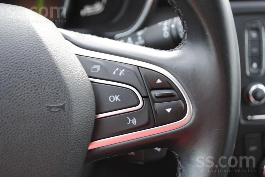 Grey Renault Kadjar 2018 in Riga, with an engine capacity of 1.60 L and mileage of 206 thousand km for 10990 €, photo 36 on AUTOMOTO.COM.LV