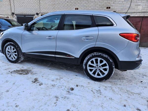 Pelēks Renault Kadjar 2019 Utena, ar dzinēja tilpumu 1.30 L un nobraukumu 70 tūkst. km par 14999 €, foto 4 vietnē AUTOMOTO.COM.LV