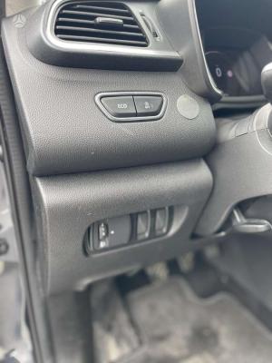 Grey Renault Kadjar 2019 in Vilnius, with an engine capacity of 1.46 L and mileage of 146 thousand km for 14036 €, photo 12 on AUTOMOTO.COM.LV