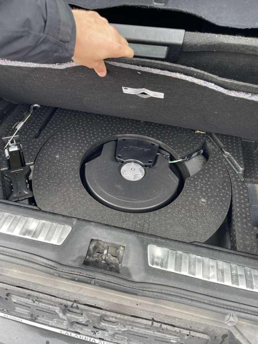 Grey Renault Kadjar 2019 in Vilnius, with an engine capacity of 1.46 L and mileage of 146 thousand km for 14036 €, photo 19 on AUTOMOTO.COM.LV
