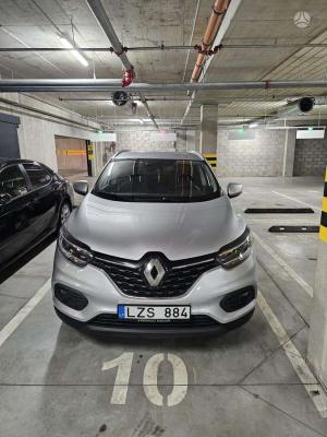 Grey Renault Kadjar 2020 in Vilnius, with an engine capacity of 1.46 L and mileage of 129 thousand km for 11900 €, photo  on AUTOMOTO.COM.LV