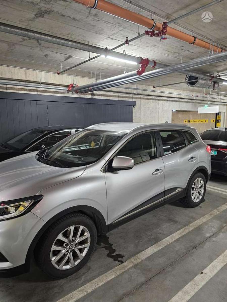 Pelēks Renault Kadjar 2020 Viļņa, ar dzinēja tilpumu 1.46 L un nobraukumu 129 tūkst. km par 11900 €, foto 4 vietnē AUTOMOTO.COM.LV