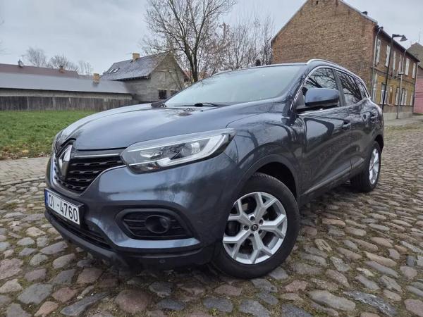 Grey Renault Kadjar 2020 in Jelgava, with an engine capacity of 1.50 L and mileage of 135 thousand km for 12900 €, photo 1 on AUTOMOTO.COM.LV
