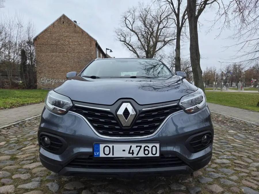 Pelēks Renault Kadjar 2020 Jelgava, ar dzinēja tilpumu 1.50 L un nobraukumu 135 tūkst. km par 12900 €, foto 3 vietnē AUTOMOTO.COM.LV