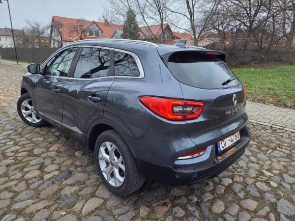 Grey Renault Kadjar 2020 in Jelgava, with an engine capacity of 1.50 L and mileage of 135 thousand km for 12900 €, photo 4 on AUTOMOTO.COM.LV