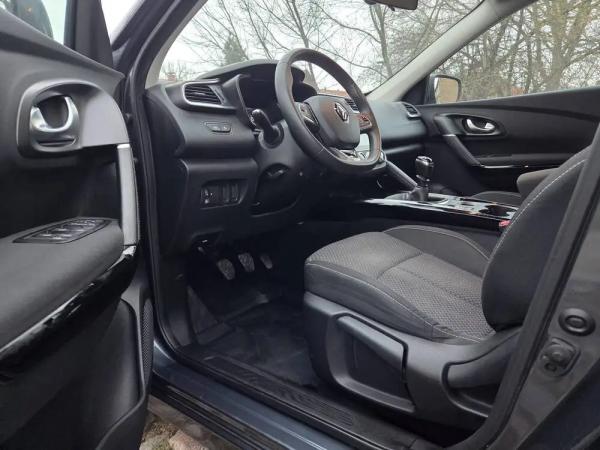 Grey Renault Kadjar 2020 in Jelgava, with an engine capacity of 1.50 L and mileage of 135 thousand km for 12900 €, photo 7 on AUTOMOTO.COM.LV