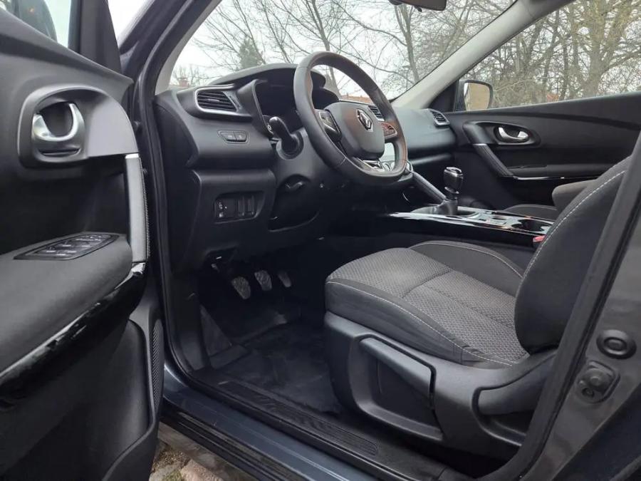 Pelēks Renault Kadjar 2020 Jelgava, ar dzinēja tilpumu 1.50 L un nobraukumu 135 tūkst. km par 12900 €, foto 8 vietnē AUTOMOTO.COM.LV