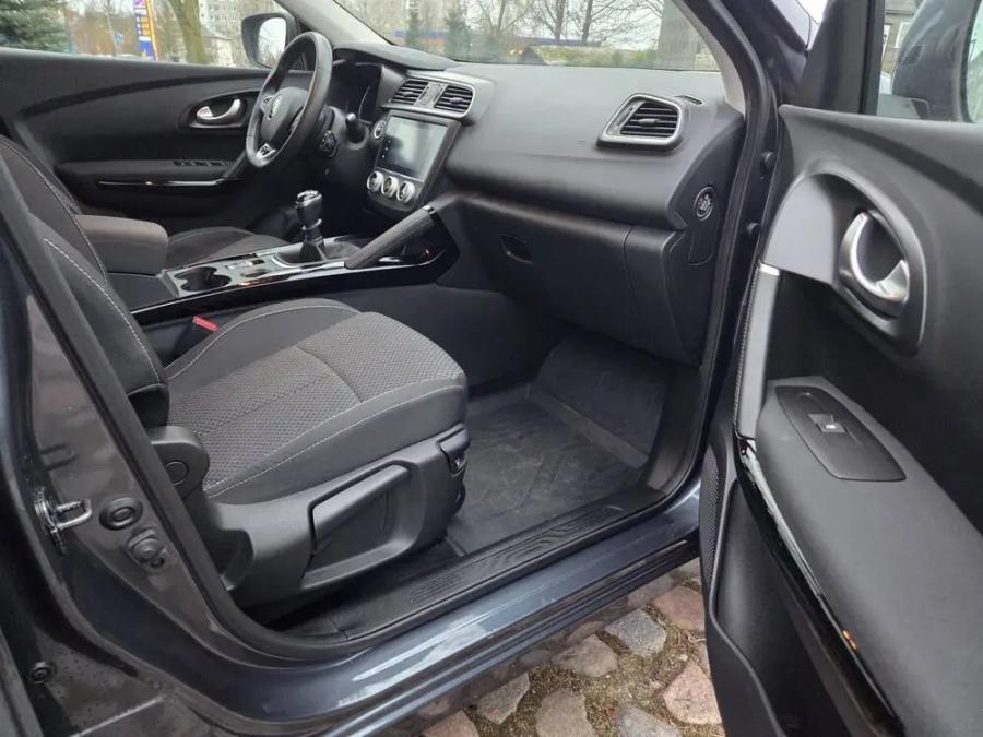 Pelēks Renault Kadjar 2020 Jelgava, ar dzinēja tilpumu 1.50 L un nobraukumu 135 tūkst. km par 12900 €, foto 12 vietnē AUTOMOTO.COM.LV