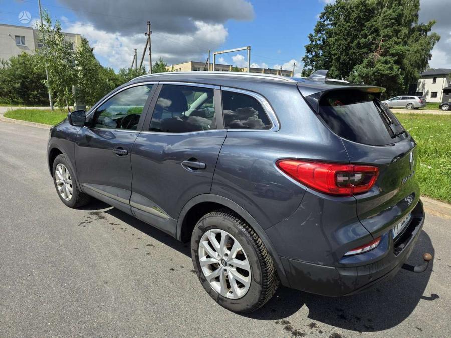 Grey Renault Kadjar 2020 in Vilnius, with an engine capacity of 1.46 L and mileage of 220 thousand km for 11800 €, photo 5 on AUTOMOTO.COM.LV