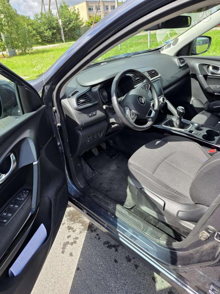 Grey Renault Kadjar 2020 in Vilnius, with an engine capacity of 1.46 L and mileage of 220 thousand km for 11800 €, photo 8 on AUTOMOTO.COM.LV