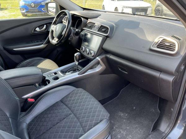 Grey Renault Kadjar 2021 in Vilnius, with an engine capacity of 1.33 L and mileage of 233 thousand km for 12099 €, photo 8 on AUTOMOTO.COM.LV