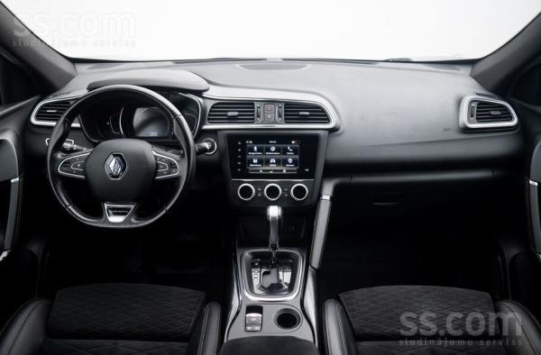 Renault Kadjar 2021 in Tallinn on AUTOMOTO.COM.LV Grey Renault Kadjar 2021 in Tallinn, with an engine capacity of 1.30 L and mileage of 102 thousand km for 14999 €, photo 3 on AUTOMOTO.COM.LV