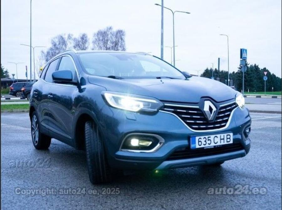 Pelēks Renault Kadjar 2022 Tallina, ar dzinēja tilpumu 1.30 L un nobraukumu 58 tūkst. km par 19000 €, foto 2 vietnē AUTOMOTO.COM.LV