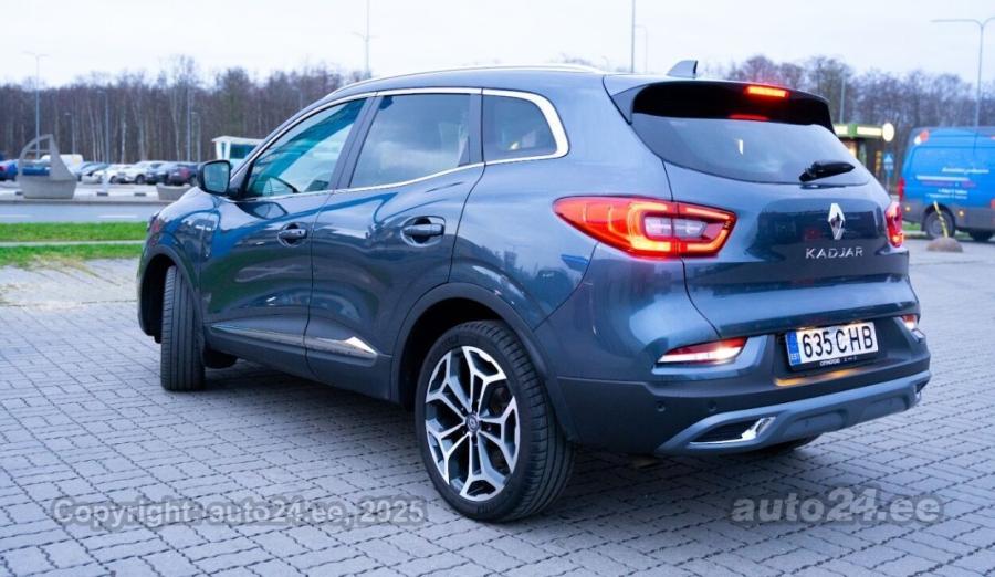 Pelēks Renault Kadjar 2022 Tallina, ar dzinēja tilpumu 1.30 L un nobraukumu 58 tūkst. km par 19000 €, foto 3 vietnē AUTOMOTO.COM.LV