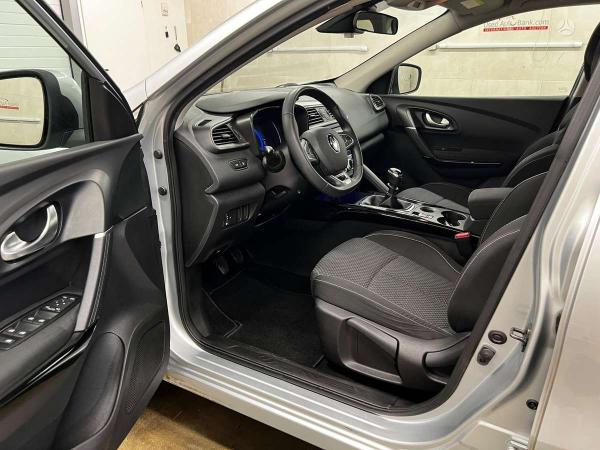 Grey Renault Kadjar 2022 in Marijampole, with an engine capacity of 1.33 L and mileage of 104 thousand km for 14762 €, photo 7 on AUTOMOTO.COM.LV