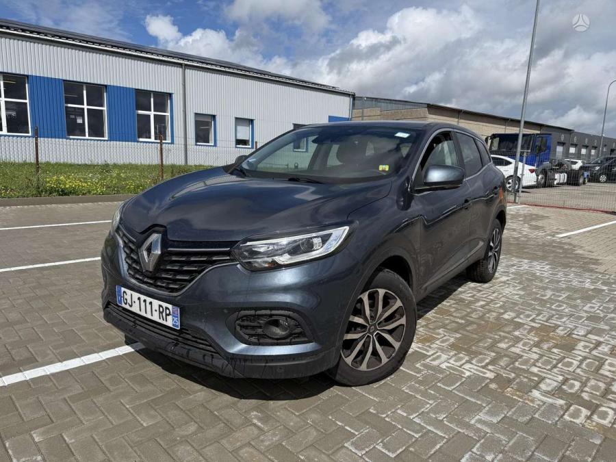 Grey Renault Kadjar 2022 in Taurage, with an engine capacity of 1.33 L and mileage of 103 thousand km for 12947 €, photo 1 on AUTOMOTO.COM.LV
