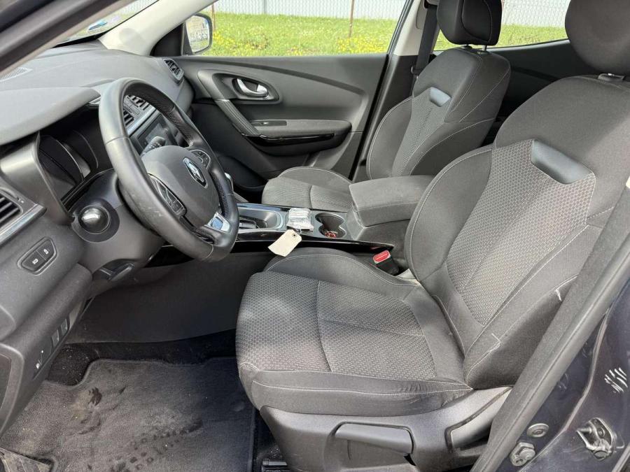 Grey Renault Kadjar 2022 in Taurage, with an engine capacity of 1.33 L and mileage of 103 thousand km for 12947 €, photo 18 on AUTOMOTO.COM.LV